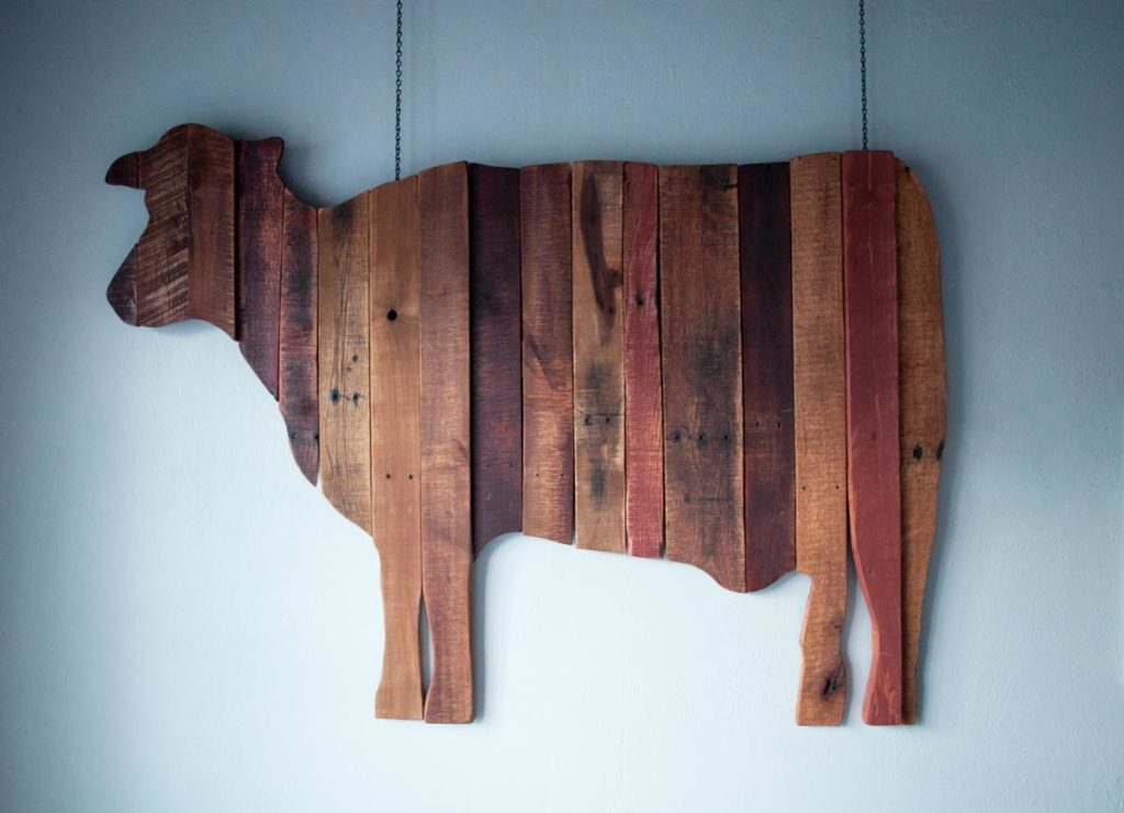 DIY Reclaimed Pallet Wood Cow | And Then We Tried